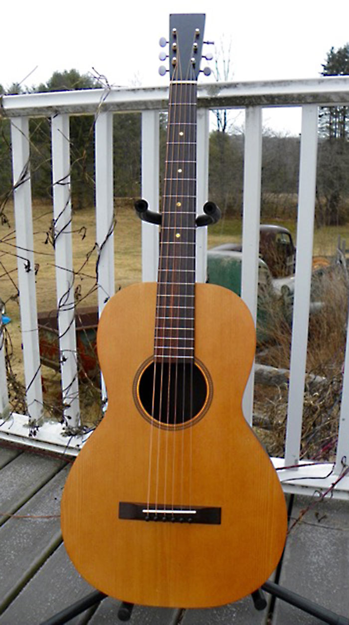 VintageParlorGuitars.Com